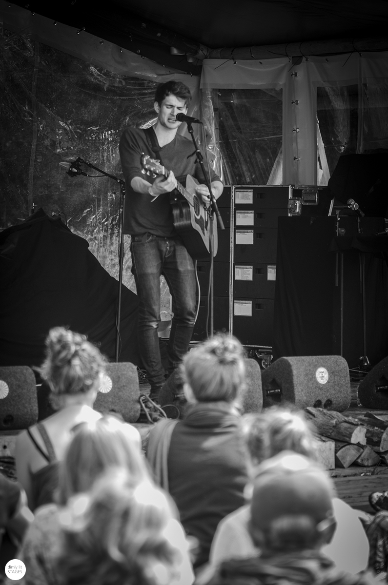 Daniel Docherty, Down The Rabbit Hole 2016 – Dimly lit stages