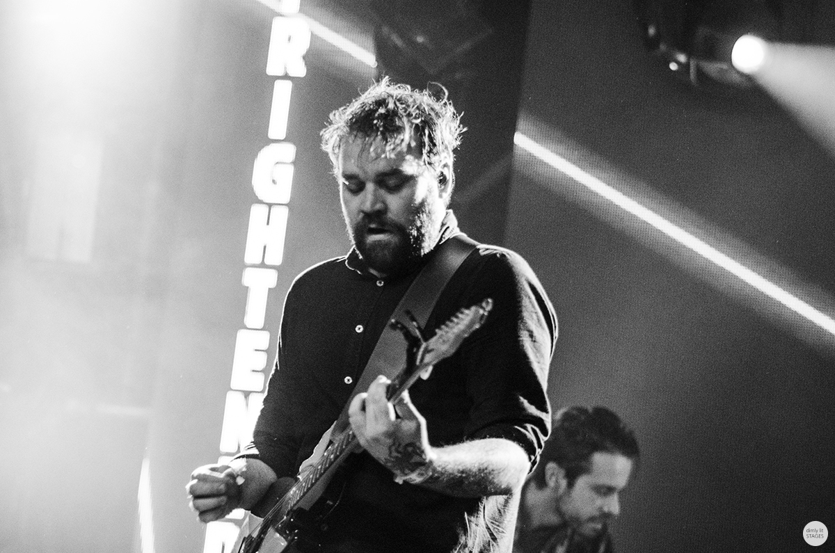 Frightened Rabbit, Down the rabbit hole 2016 – Dimly lit stages