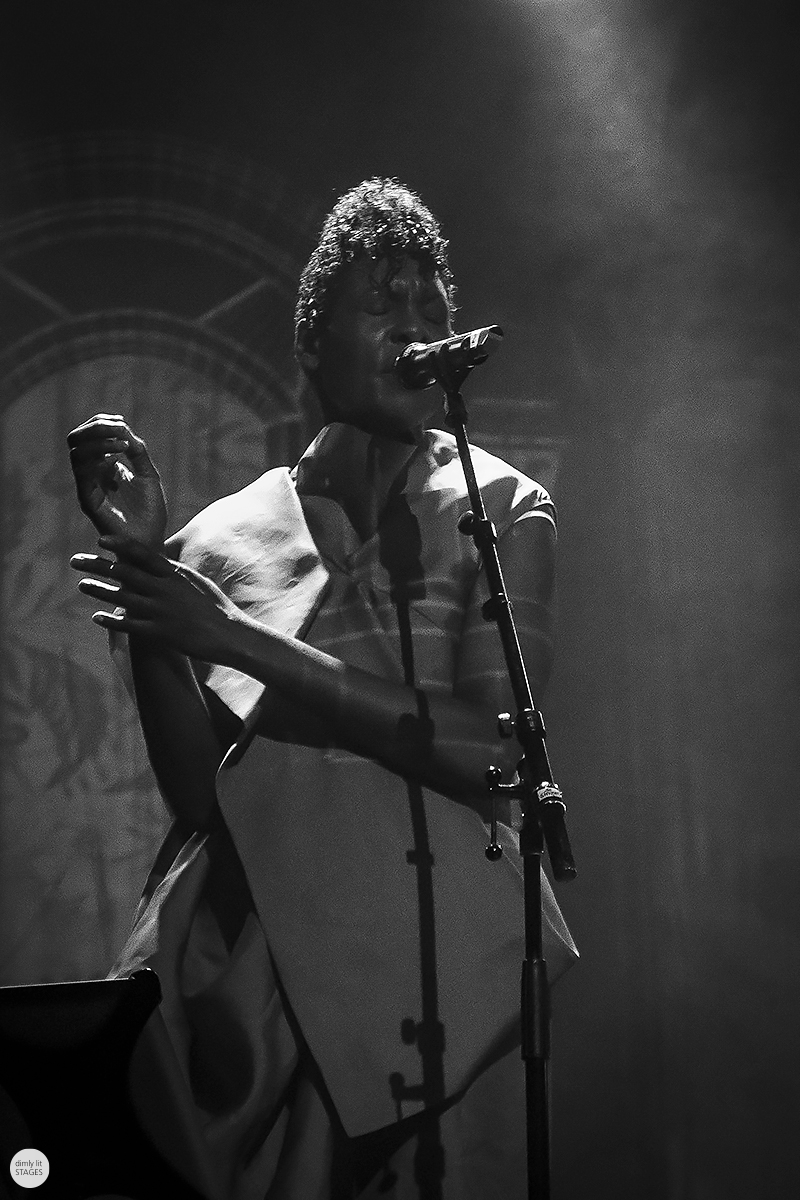 Shara Nova and Helga Davis, miXmass, Antwerp – Dimly lit stages