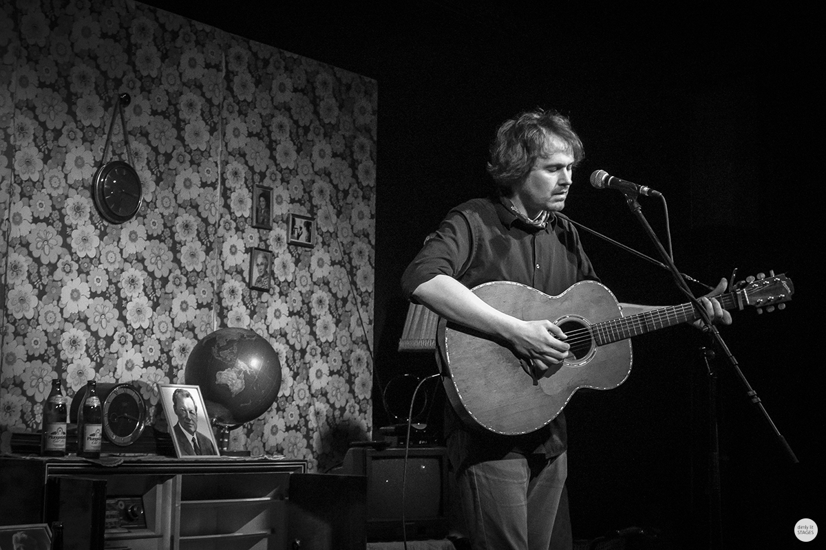 Rhob Cunningham – Dimly lit stages