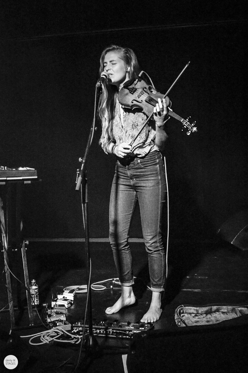 Hannah Epperson, Trix, Antwerp – Dimly lit stages