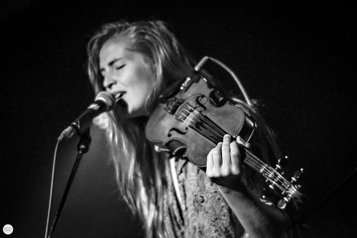 Hannah Epperson, Trix, Antwerp – Dimly lit stages